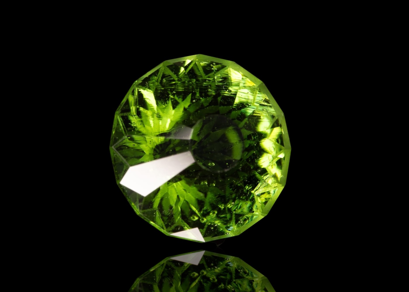 Faceted moldavites - PeltramMinerals